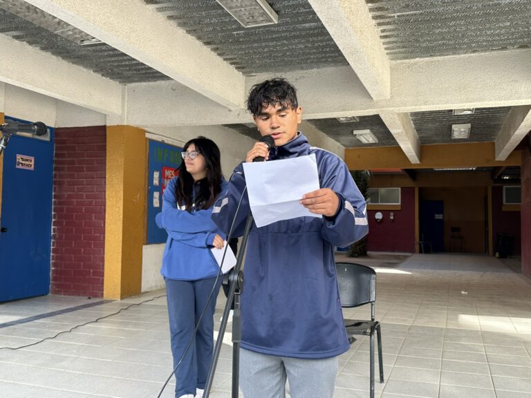Acto Cuarto Medio 0104 (3) – Colegio Entre Valles